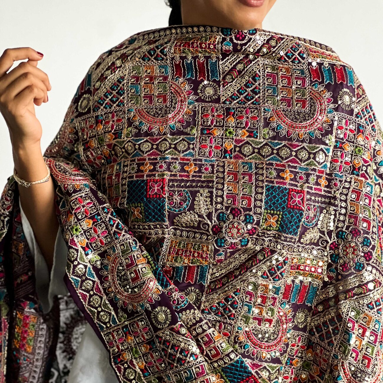 Multi color embroidered shawl – Golden Needle