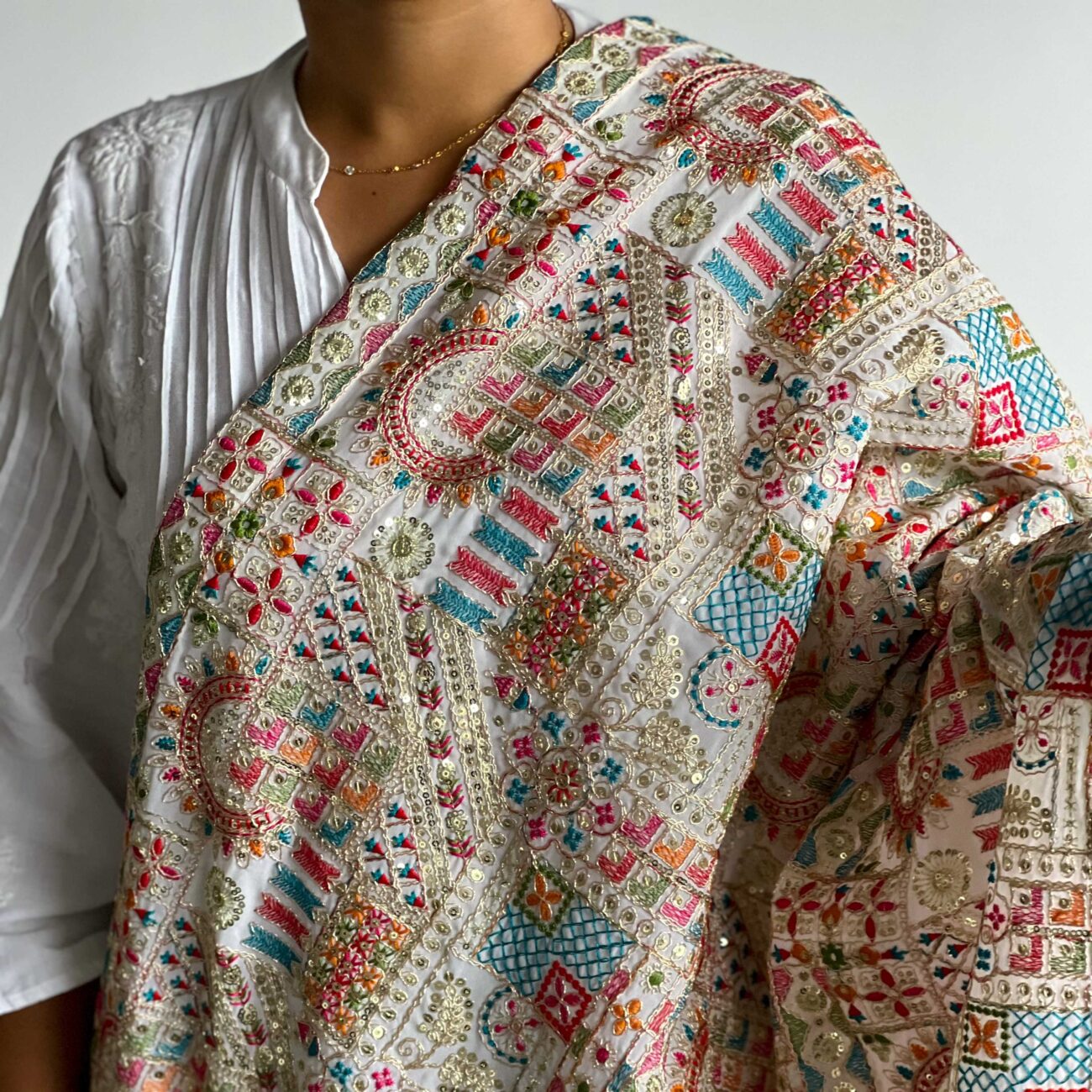 Multi color embroidered shawl – Golden Needle